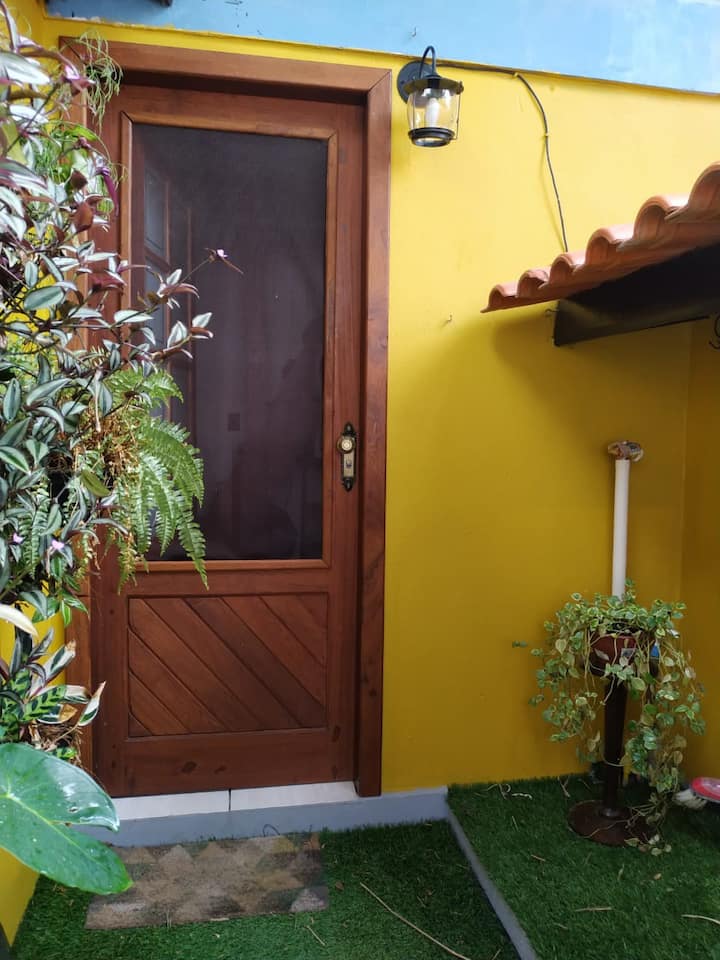 Casa Em Estilo Industrial Com Jardim Exclusivo - Florianopolis