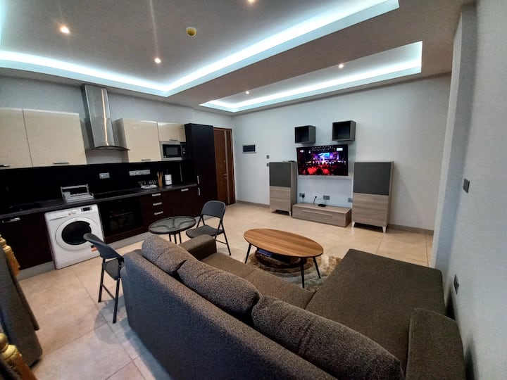 Executive Apartment 24hr Security, Pool & Free Gym - Ghana