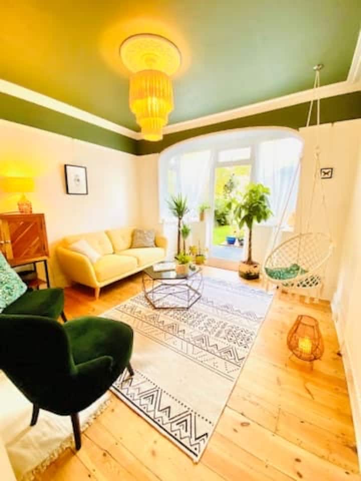 Beautiful 4 Bedroom Victorian House In City Centre - Southampton