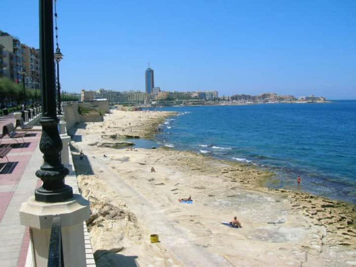 Private Rooms In Apartment In Sliema Central - 馬爾他
