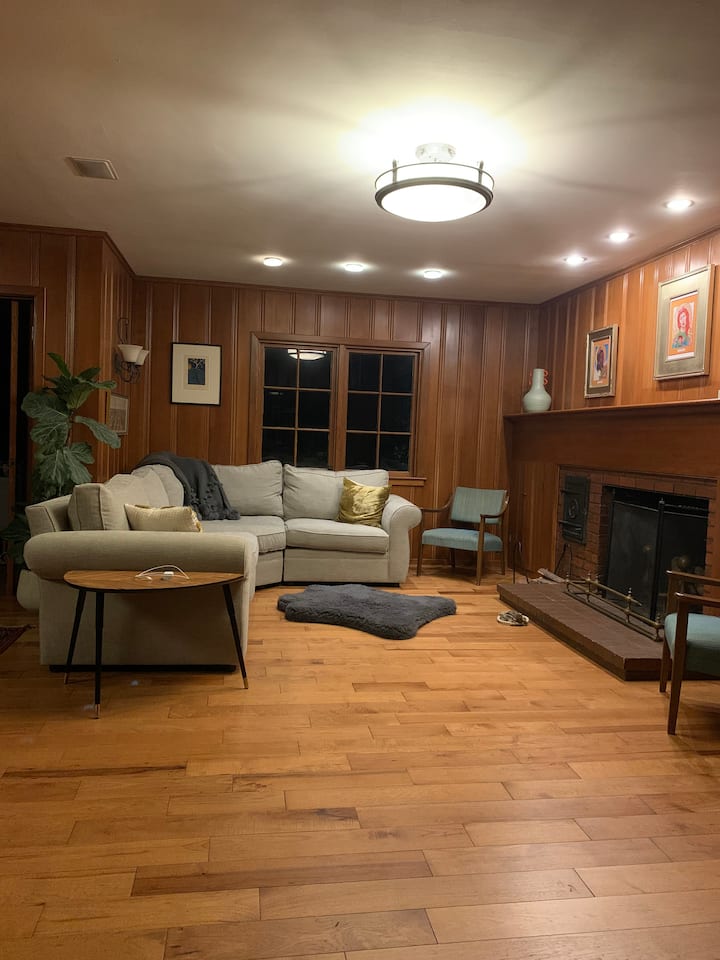 Large 1930s Villa, Close To Campus - Eugene, OR