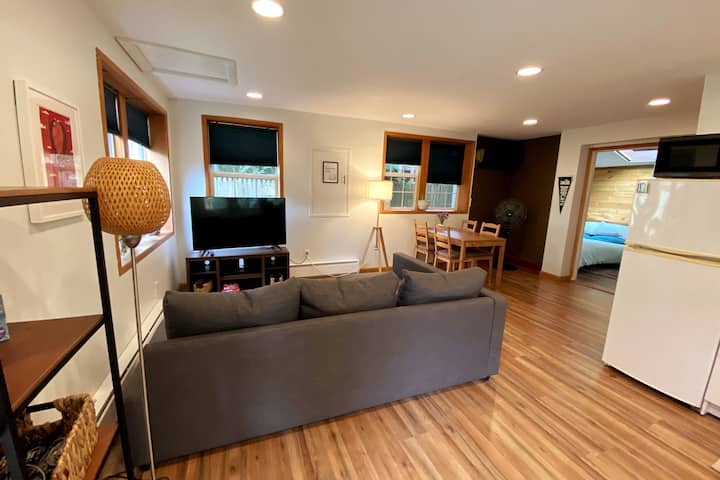 The Yellow Cottage - Walking Distance To Uptown - Athens, OH