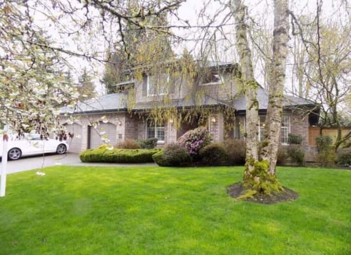 Large Home Close To Hayward Field! - Eugene, OR