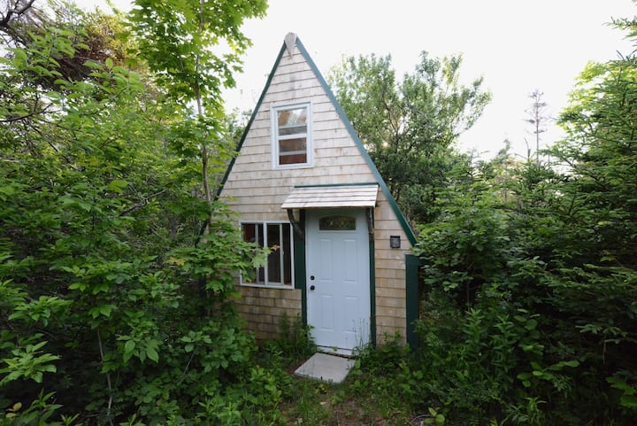 Spruce Cabin - A Private Tiny Space For 1 Or 2 - Digby