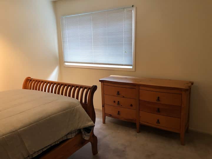 Cheerful One Bedroom W/street Parking - Los Angeles, CA