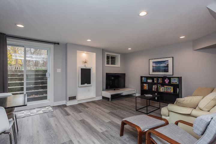 1 Bdrm Suite - Private, Central, Walk To Subway. - Toronto