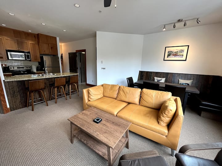 Main Floor Hotel Room Suite! - Fernie