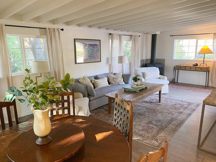 Creekside Cottage Surrounded By Vineyards - Napa Valley, CA