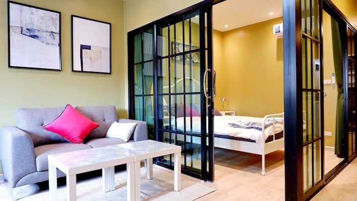 Chic & Cozy Apartment Near Bts Chong Nonsi, Silom - Bang Rak