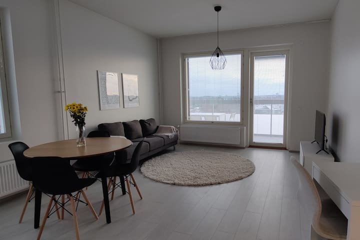Modern Studio With Sunny Balcony - Espoo