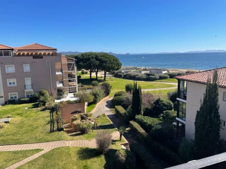 Appartement Avec Vue Mer En Résidence Privée - La Londe-les-Maures