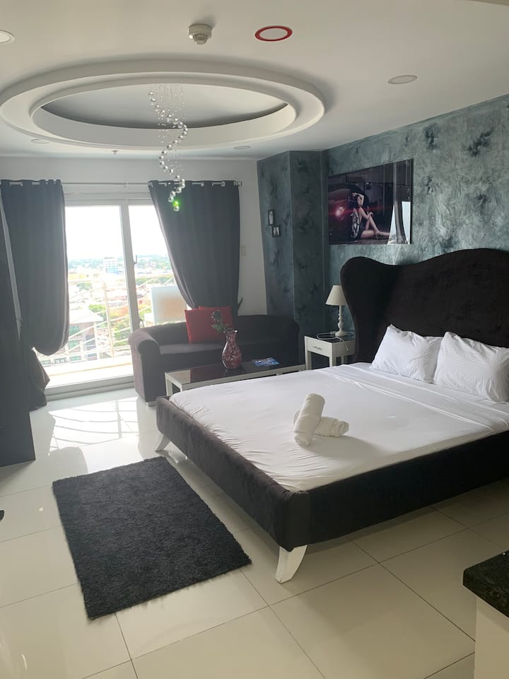 Kanditower 3-10th Floor, Wifi, Netflix, 55sqm - Angeles