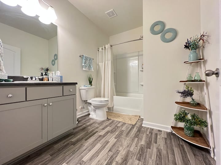 Cheerful 1-bedroom Home , Very Quiet And Familiar. - Clayton, NC