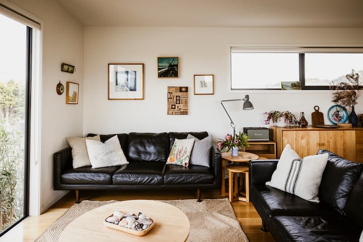 Moonbird Beach Shack ~ Ocean Escape - St Helens