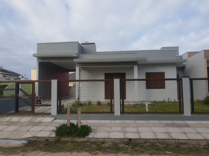 Casa Nova, Com Lareira, 2 Quadras Do Mar E Mercado - Arroio do Sal