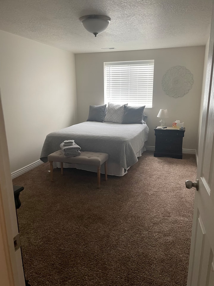 Cheerful, Private Room For Rent,centrally Located. - Layton, UT