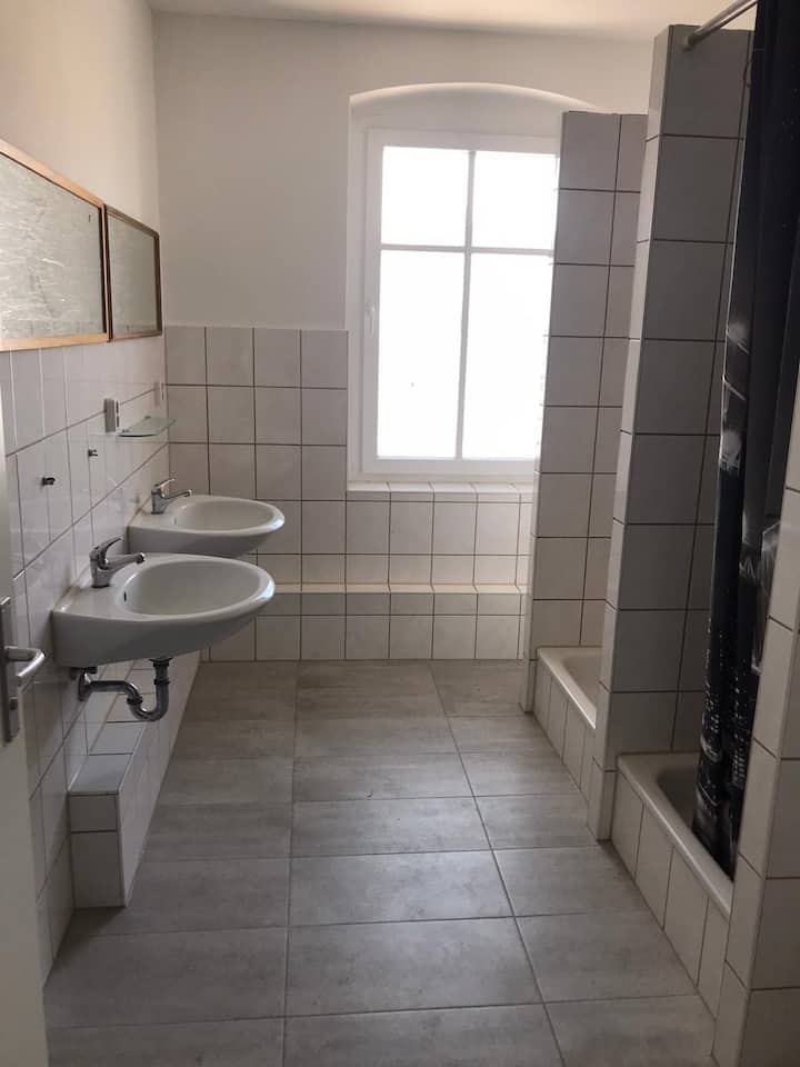 Zimmer (Hostel) Zu Vermieten Auf Zeit - 法蘭克福