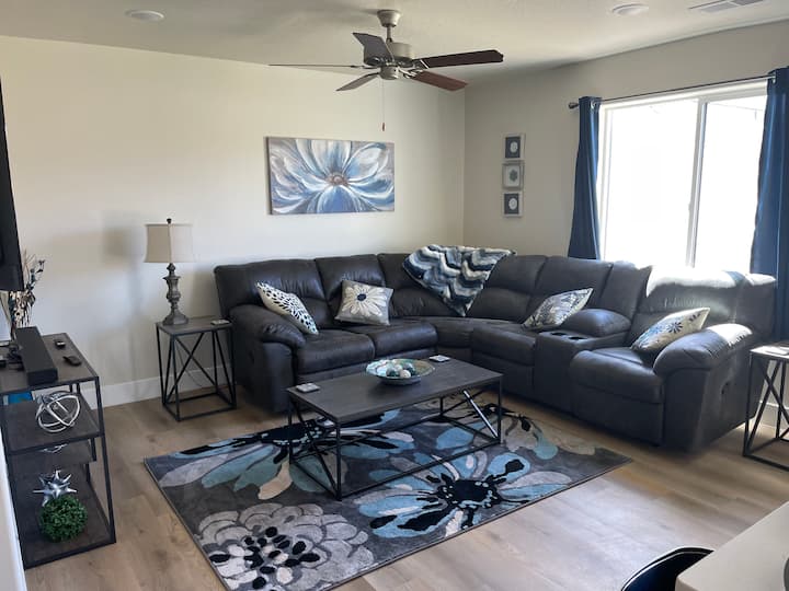 New! 3 Bed 2.5 Bath Townhouse With Hot Tub - Kanab, UT