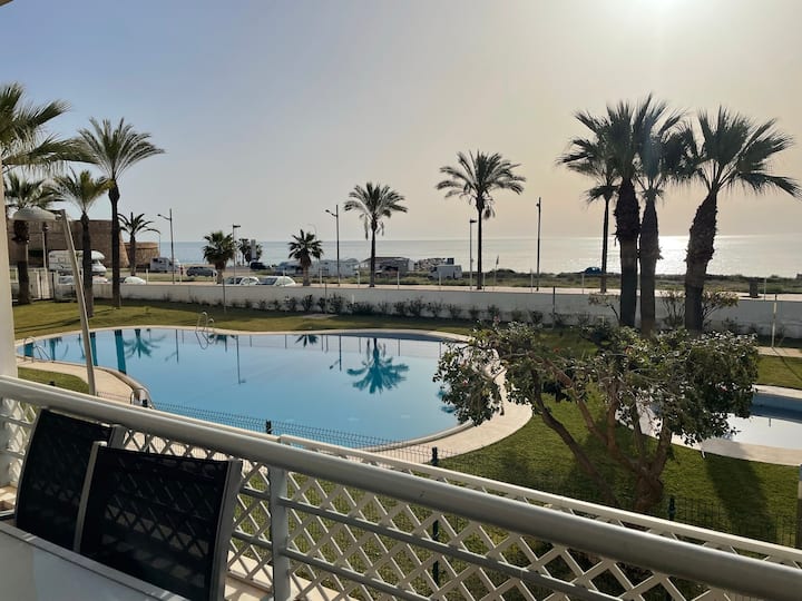 Precioso Apartamento En Primera Línea De Playa - Mojácar