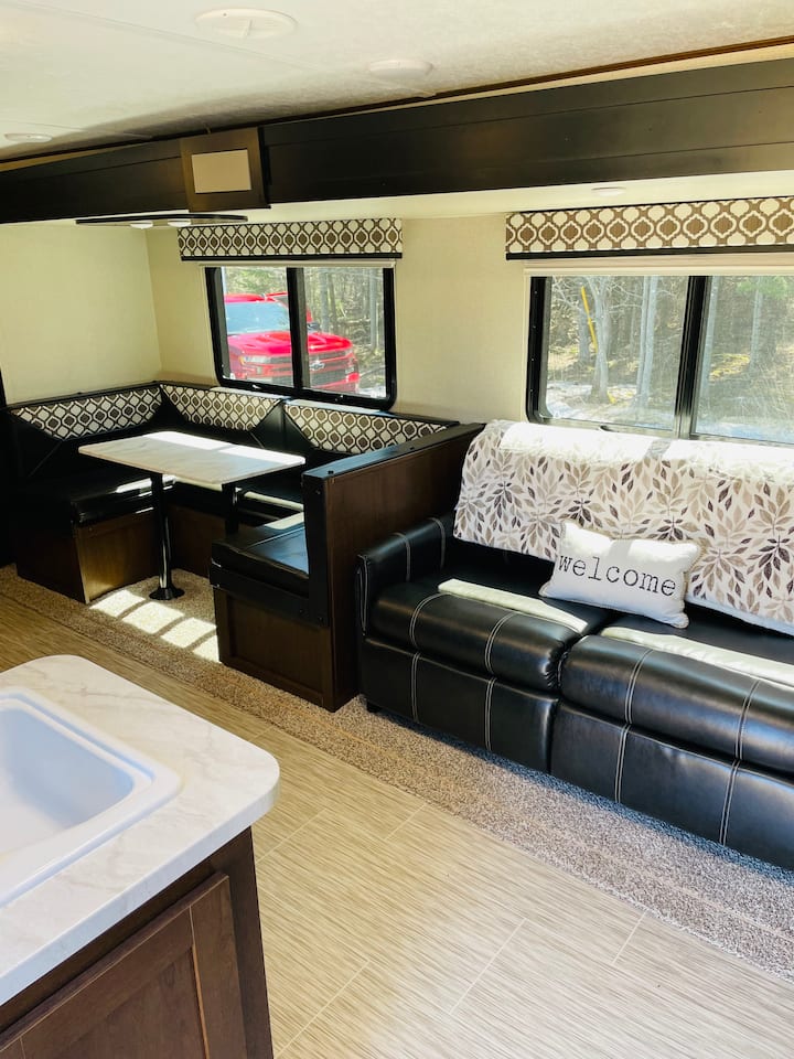 Tobique Tranquillity!
2 Bedroom Camper/waterfront! - 新不倫瑞克