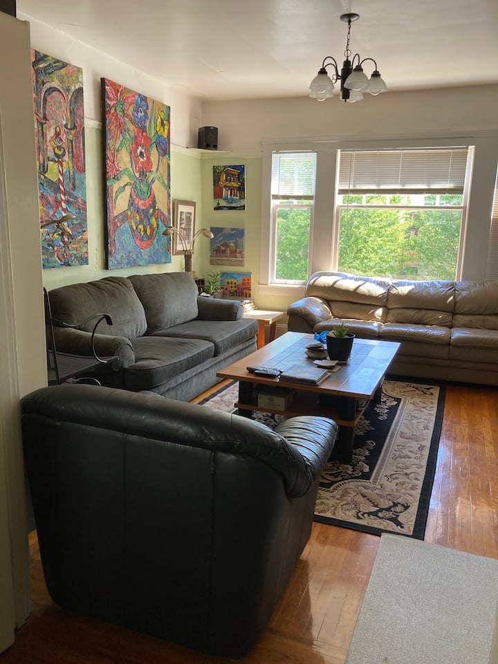 Sunny 2 Br Flat Up Hill From Valencia W/ Lr, Dr - San Francisco, CA