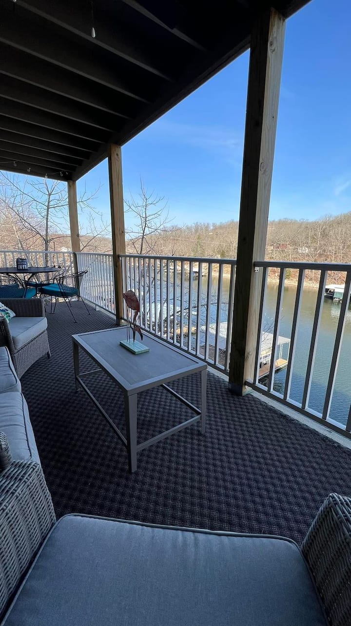 Lakefront  2 Bedroom Condo With Boat Slip - Osage Beach, MO