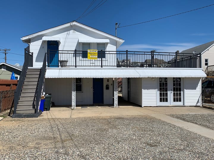 1st Flr, 2 Bed Rm, 2 Blocks To Beach, 4 Beach Pass - Seaside Heights, NJ