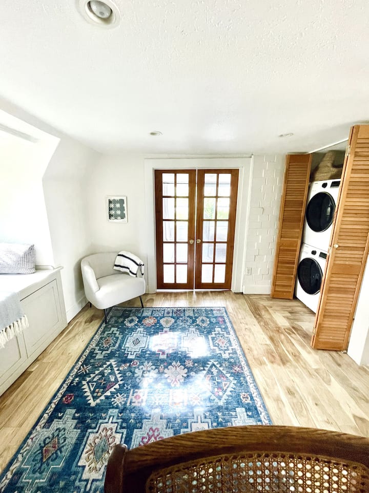 Terrific Find! Renovated 2 Bed Heart Of Downtown. - Salt Lake City, UT