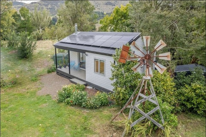 Luxe Eco Friendly One Bedroom Cottage - South Island