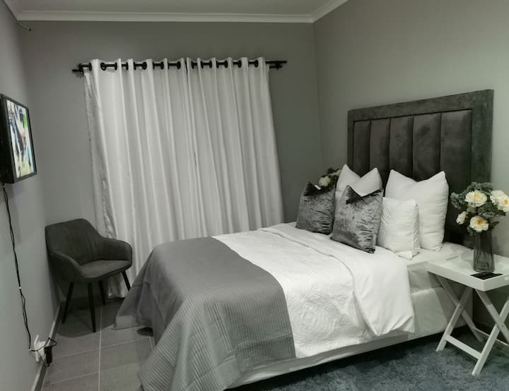 Pinetown Vacation Rentals & Homes - Pinetown, New Germany, South Africa ...