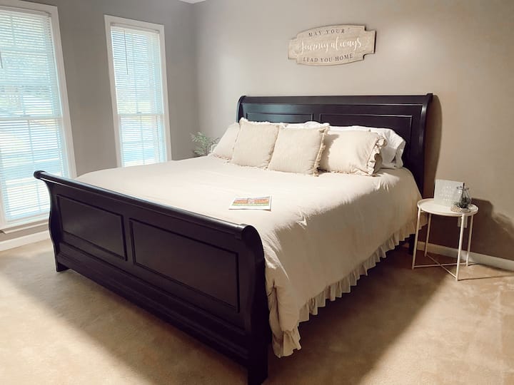 Private King Guest Bed - Aiken, SC