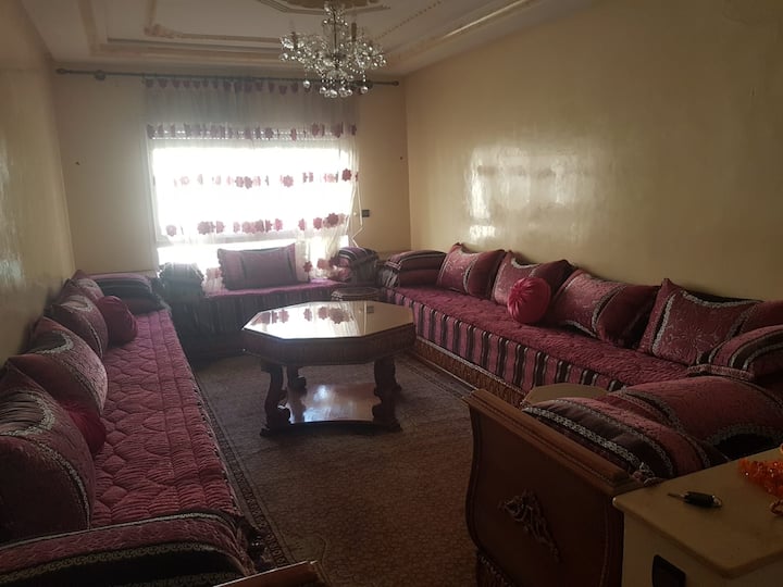 Grand Appartement Idéalement Placé, Wifi Et Balcon - Tangier