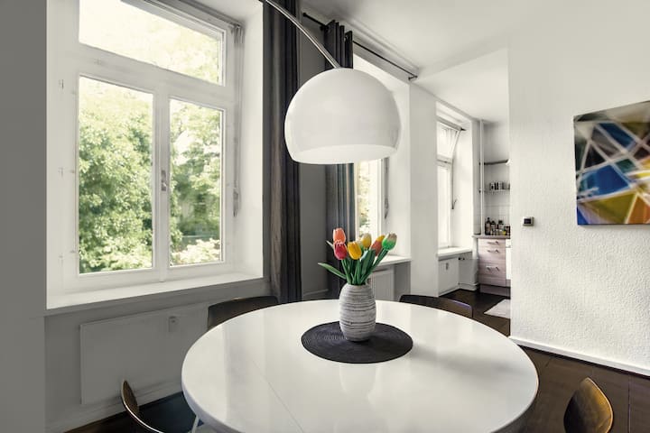 1min Walk To Metro, 5min To Parks | Quite Flat - Berlin