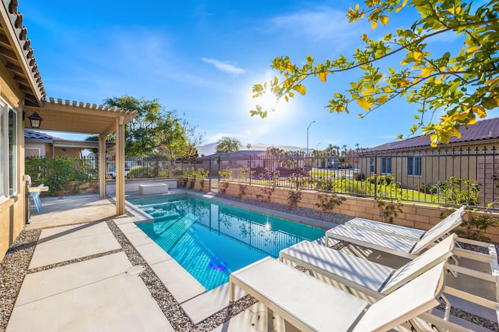 Cactus Haus - Walk To Coachella And Stagecoach! - Indio, CA