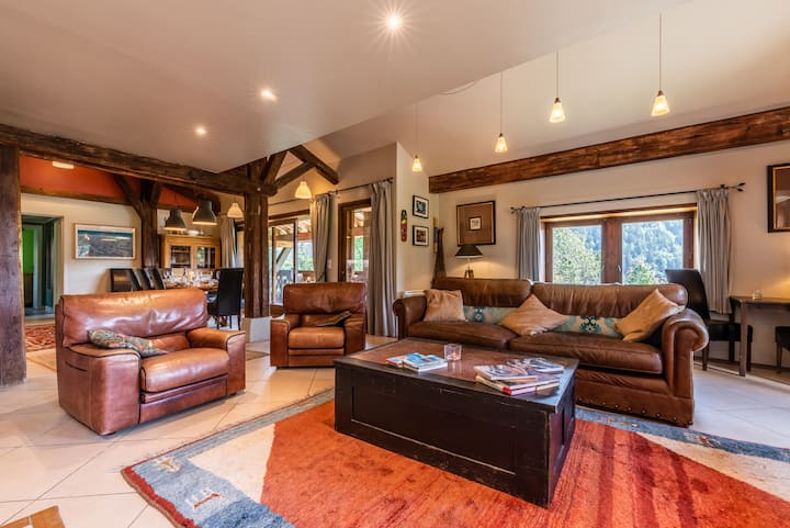 Spacious Old Farm With Great Views Over Les Gets - Praz de Lys Sommand