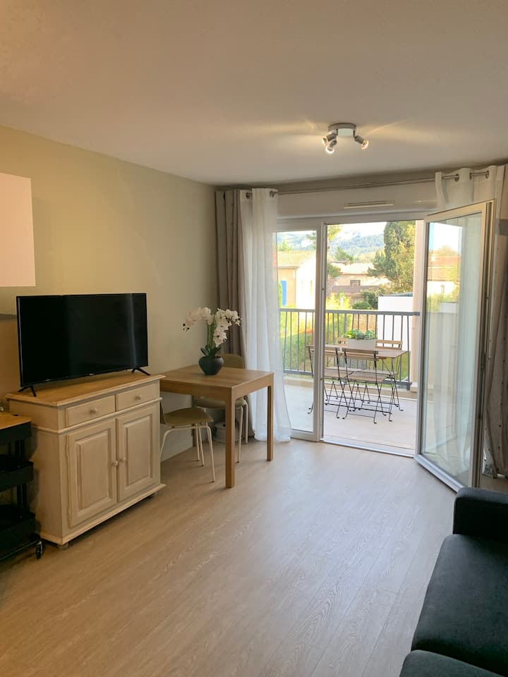 Appartement De Charme Avec Piscine, Parking Privé - Les Baux-de-Provence