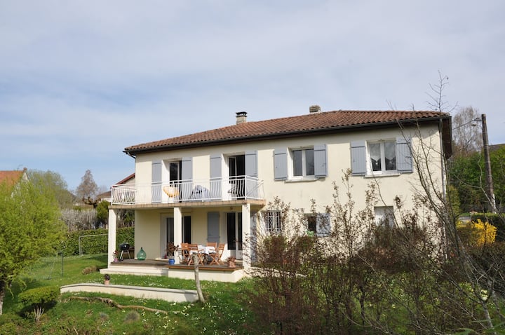 Proche De Périgueux, Dans Un éCrin De Verdure - Périgueux