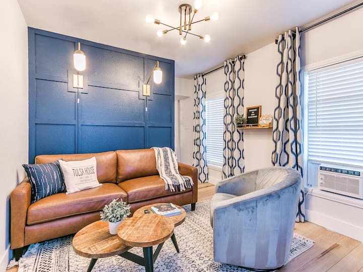 Upscale Garage Apt. On Safe, Quiet, Walkable Block - Tulsa, OK