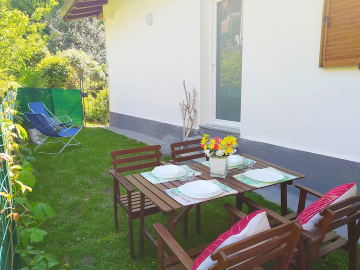 Villa Dei Fiori- Casa Delle Azalee 012092lni00002 - Luino