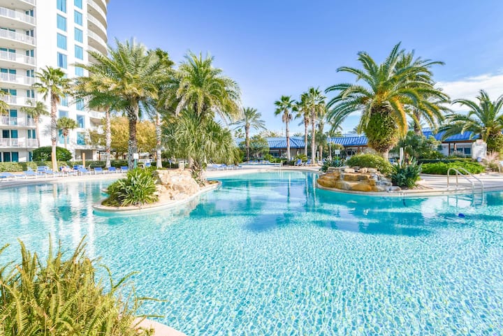 *Minutes From Beach *Lagoon Pool *Room Service - Destin, FL