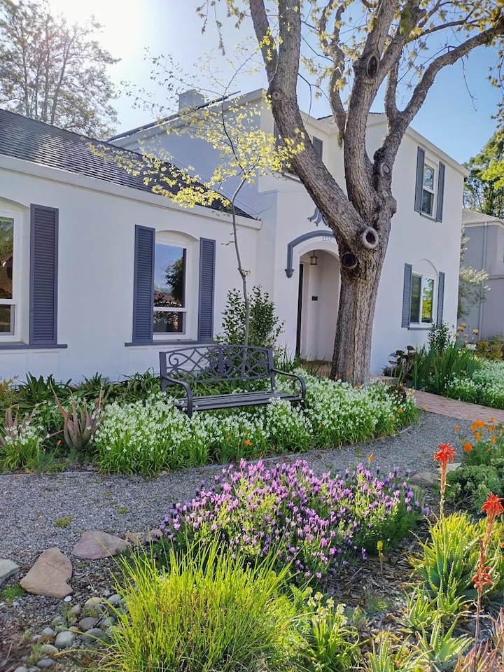 Charming And Spacious 3/2 Home On A Peaceful St. - Stockton, CA