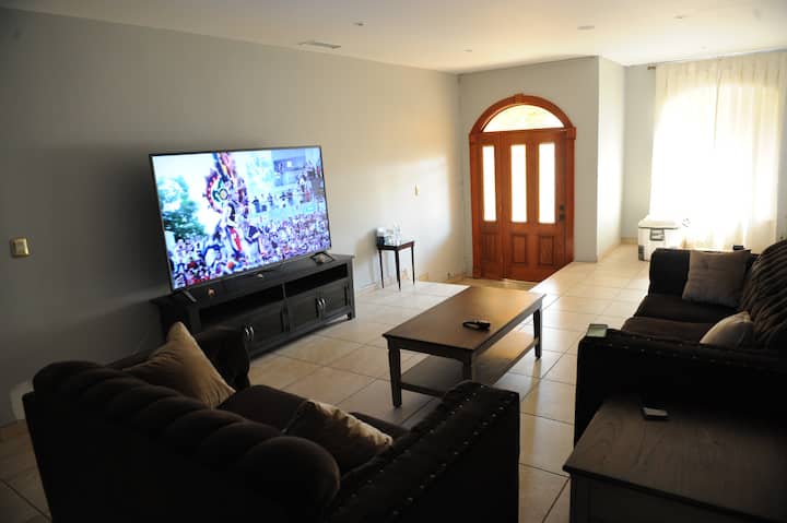 4-bedroom Home With Space For Party's Or Stay - Tijuana