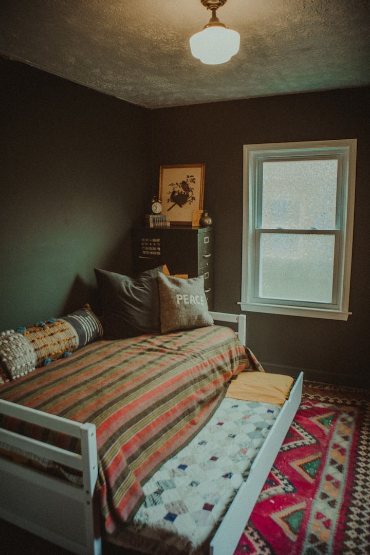 Downstairs Bedroom (Cleaning Fee Included) - Lexington