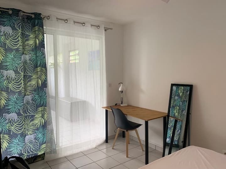 Chambre Double Dans Appart Tout Confort, 5 Plages - Fort-de-France