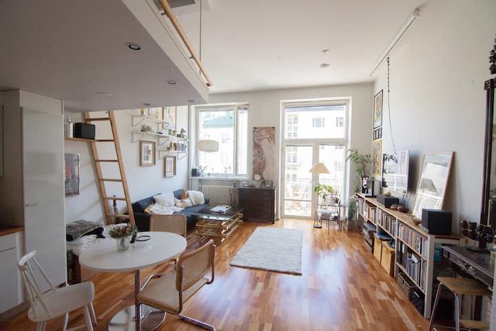 Central Loft With Balcony "Giraffe Mansion" - Helsinki