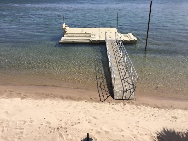 Bullhead River Front Retreat - Laughlin, NV