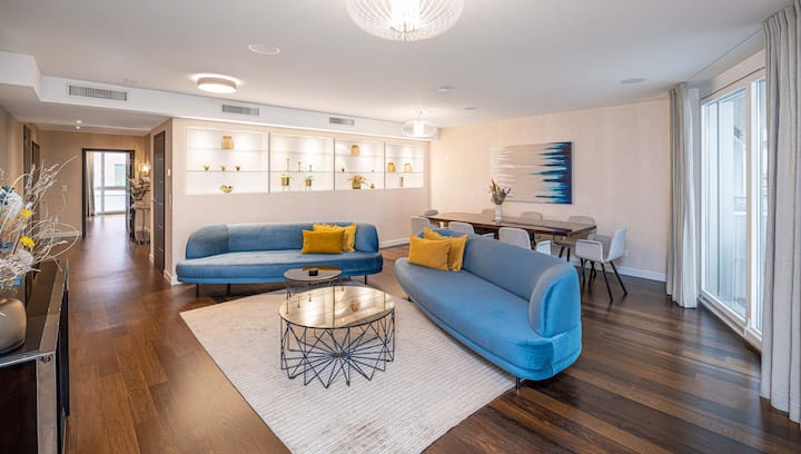 4-br Luxury Residence · 250 M² · Ac & Parking - Zürich