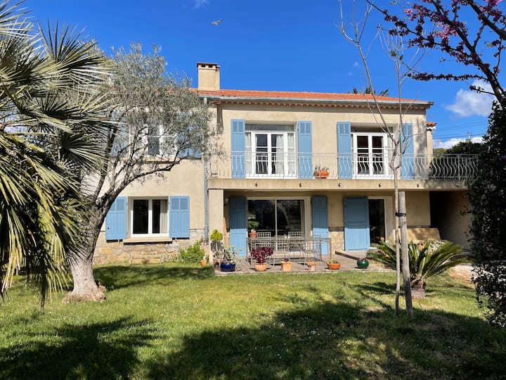 Belle Maison Familiale  Avec  Magnifique Jardin - Solliès-Pont