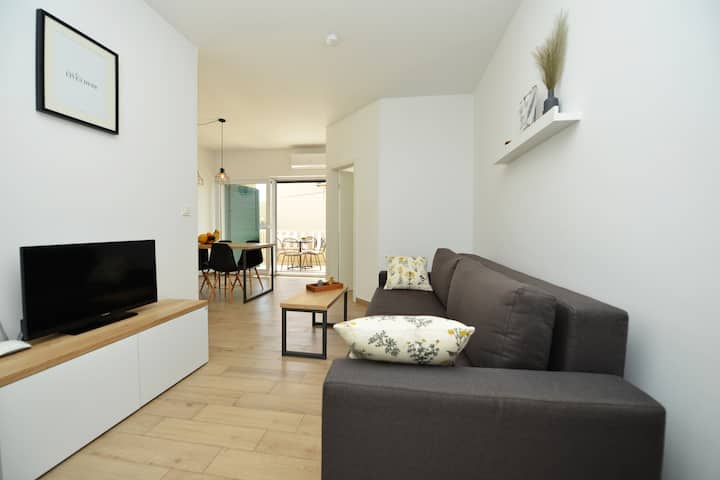 Apartment Near Copacabana Beach & Pool (Apt. 5) - Okrug Gornji