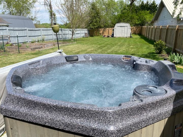 3br Gem: Walk Dt/ Greenway - Hot Tub + Bike Shed - Brevard, NC